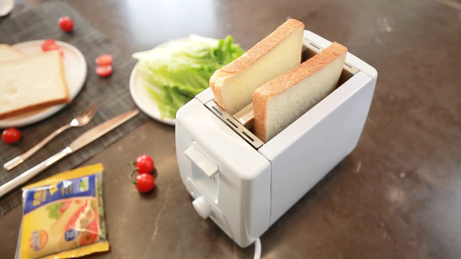 More Watts, Better Toast? The Truth About Toaster Wattage - Toaster Blog